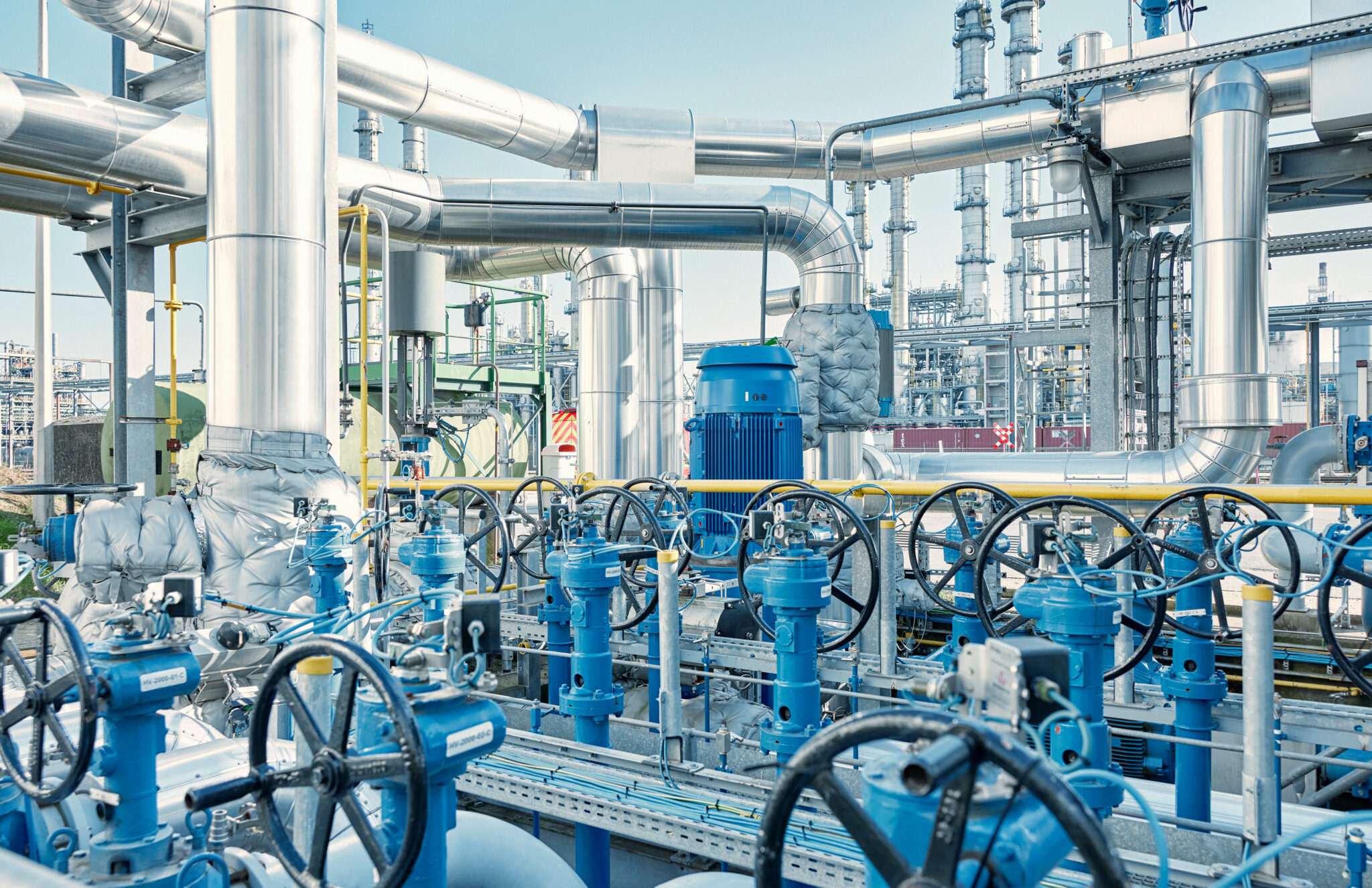 Advario - Partners for progress